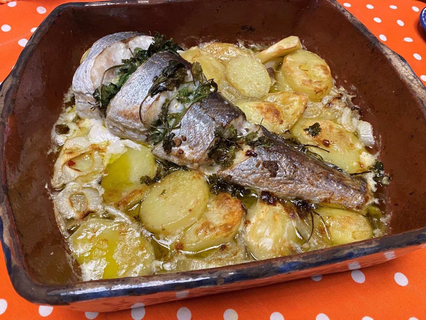 Como fazer pescada assada no forno - Grafe e Faca